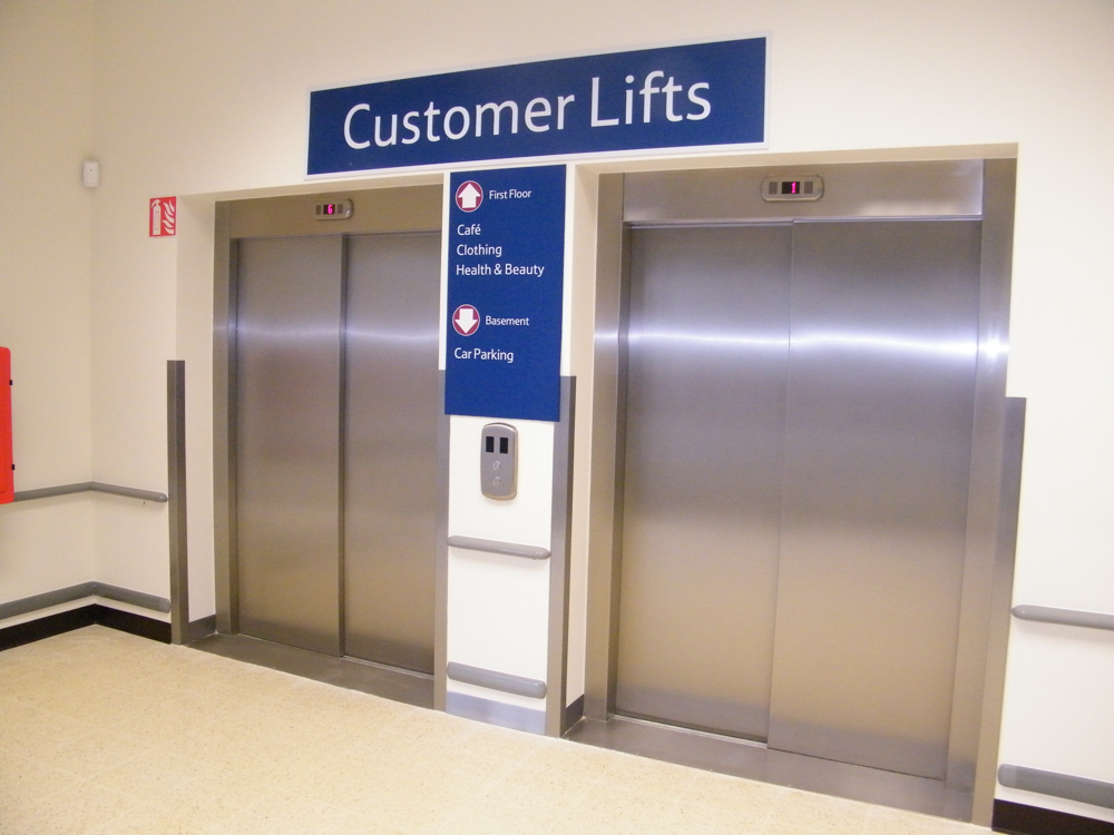 Automatic lift doors in St.St Satin | KLEFER